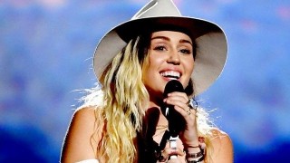 miley cyrus on Candymag.com