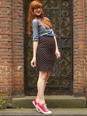 5 Ways to Style Red Sneakers