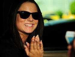 JoJo Arrives in Manila