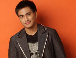 Chat with Celeb Cutie Rainier Castillo