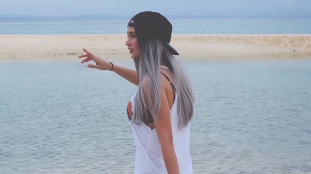 Arci Muñoz Looks So Cool With These Bold Hair Colors