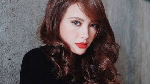 Ellen Adarna Posts A Cheeky 'Goblin' Picture On Instagram