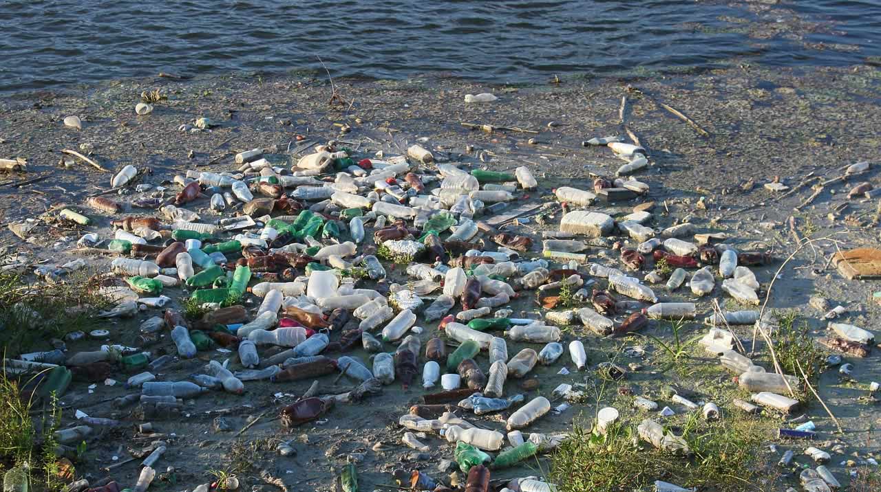 Trash Dumped In Manila Bay Used As 'Props' For Mayor's Cleanup Drive Photo