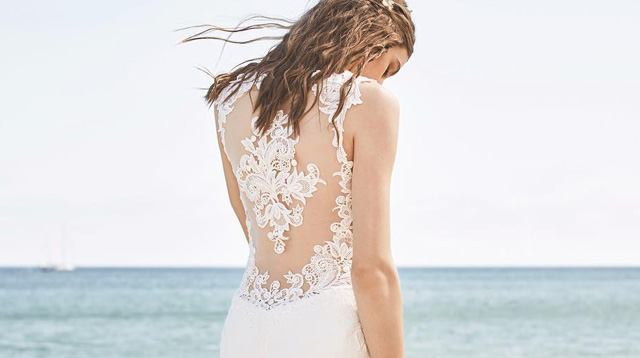 16 Wedding Dresses That Look Just As Amazing From The Back
