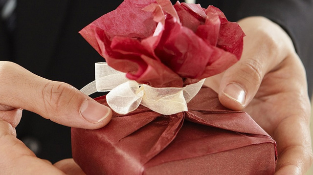 9 Regifting Rules Every Person Should Live By