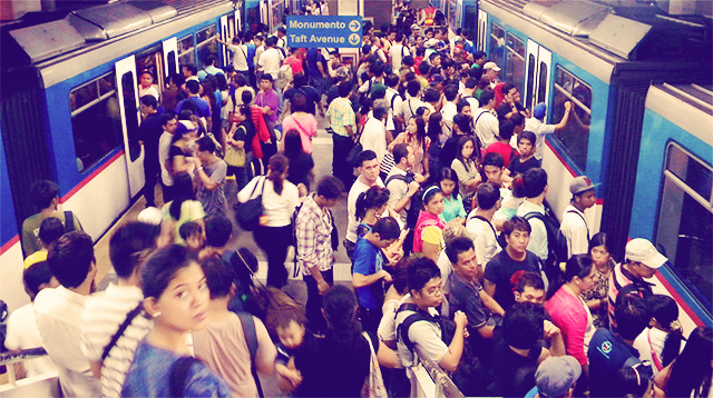 11 Things That Go Through A Girl's Mind During A Long Commute