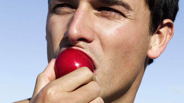 4 Ways Going Down On You Is Good For His Health