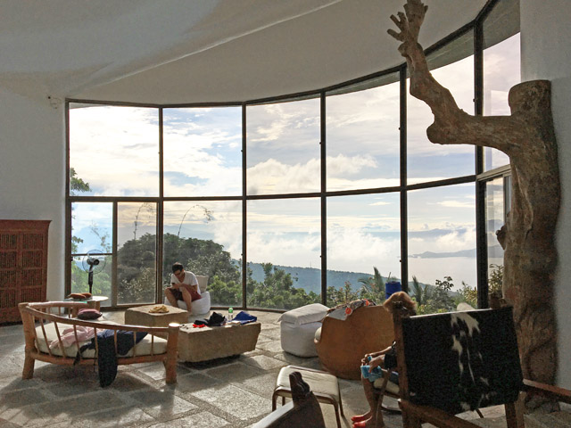 This Modern Rest House in Tagaytay Is Great for Big Get-Togethers ...