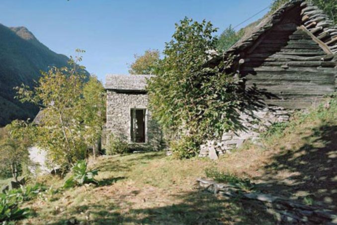 Jumpstart Your Day: Take a Peek Inside this 200-year-old Home
