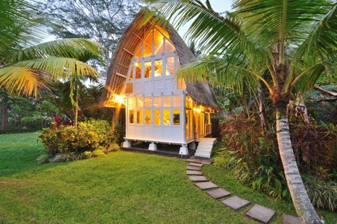 Jumpstart Your Day: Take a Peek Inside this Tiny Tropical Home in Bali