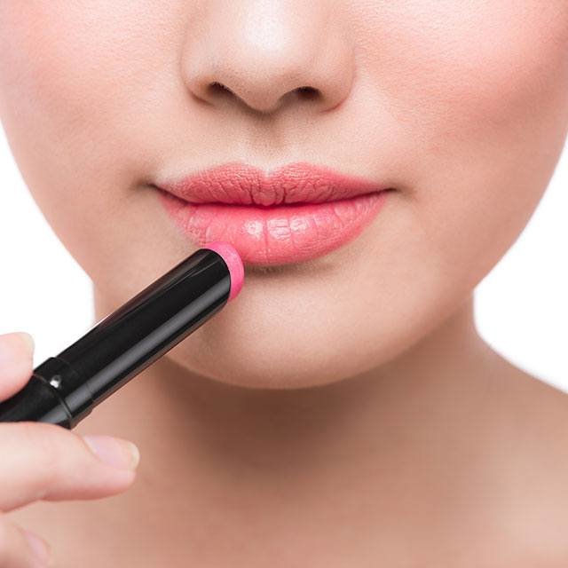 4 Trendy Lippie Looks For Holiday Reunions