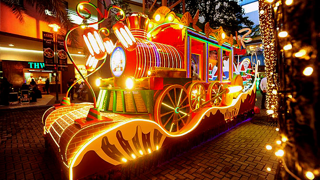 10 Cheery Christmas Sights to See Around Manila