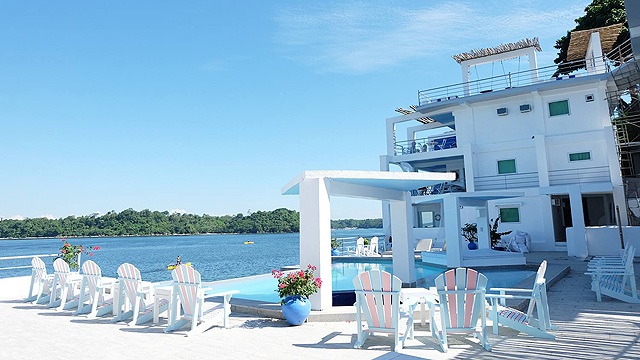 10 Beautiful Resorts for Your Romantic Staycation