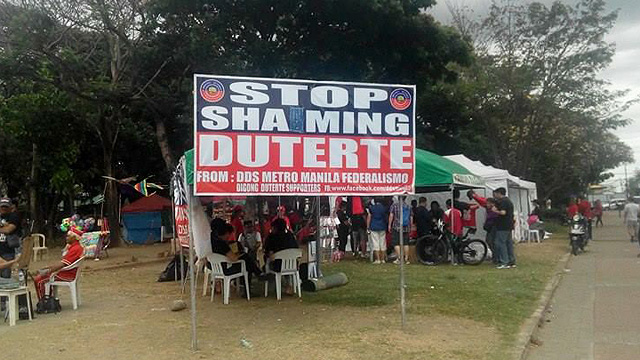 Duterte supporters hold palit-bise rally at Luneta Park