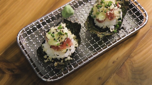 VIDEO: Ooma Whips Up Sushi With Crazy Toppings