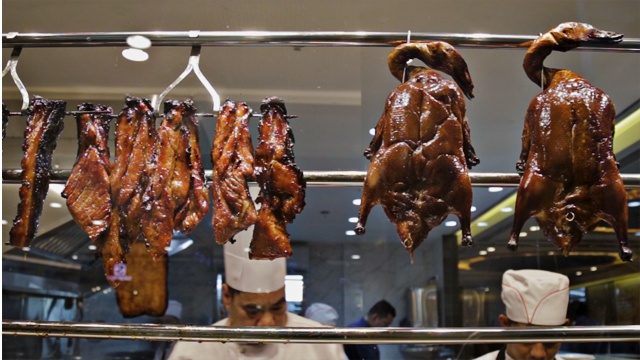 VIDEO: Kam's Roast Brings Cantonese Roasts to SM Megamall