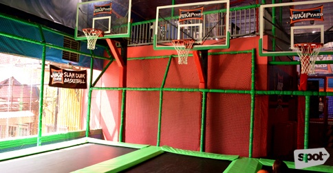 Be a bouncing ball of energy at the first indoor trampoline park in Manila