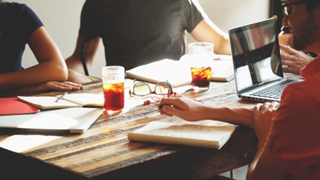 5 REASONS TO TRAVEL WITH YOUR OFFICEMATES