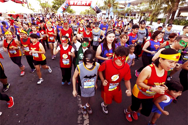 Heroes on the Run: DC Comics All-Star Fun Run 2015