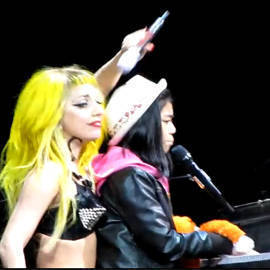 Pinay YouTube sensation Maria Aragon performs with Lady Gaga