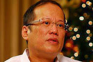 P-Noy falls in line to renew his driver's license at LTO Tayuman, gets ...