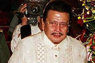 Mayor Erap Estrada gives police 100 days to "clean up" Manila