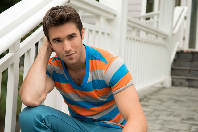15 Minutes with Josh Bowman of Revenge