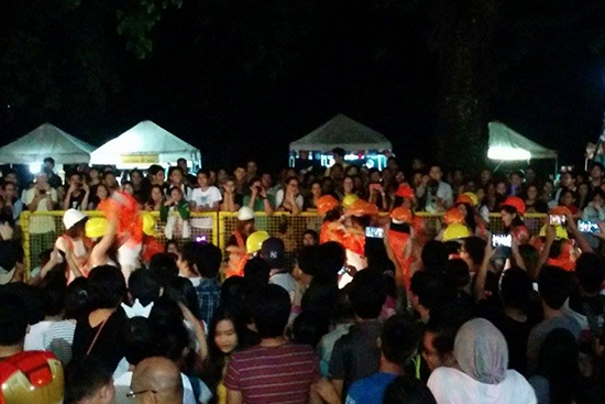 Live Blog: Scenes from the UP Lantern Parade 2014