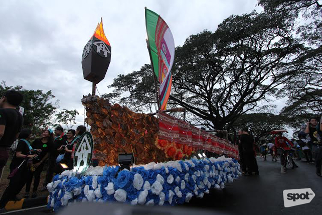 LIVE BLOG: Scenes from the UP Lantern Parade 2015